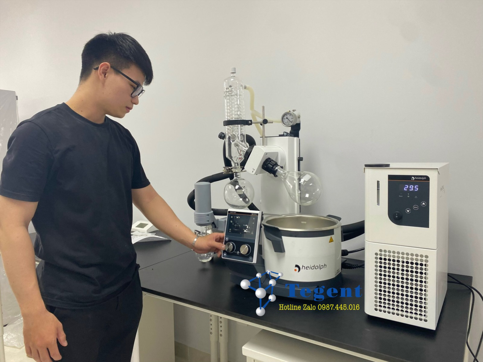 MÁY CÔ QUAY CHÂN KHÔNG SẢN XUẤT VÀ XUẤT XỨ TẠI ĐỨC - Tegent